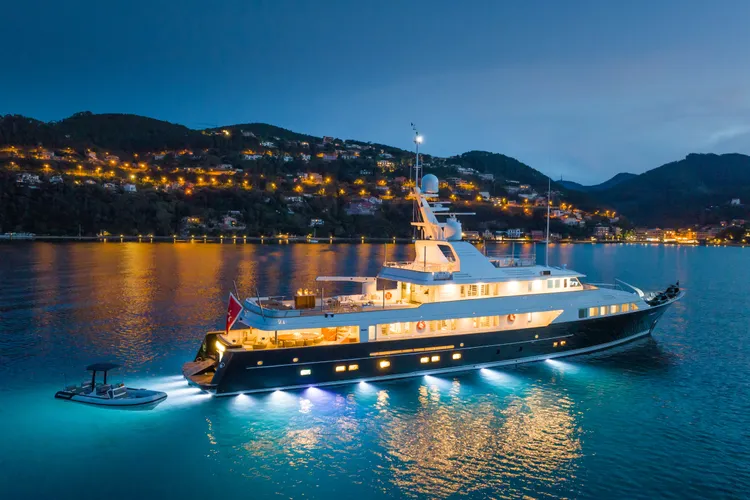 EMERALD yacht for charter (Feadship, 50.4m, 1990)